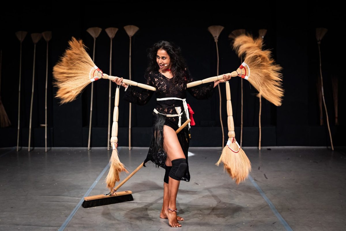 山﨑健太｜Eisa Jocson and Venuri Perera『Magic Maids』 – artscape